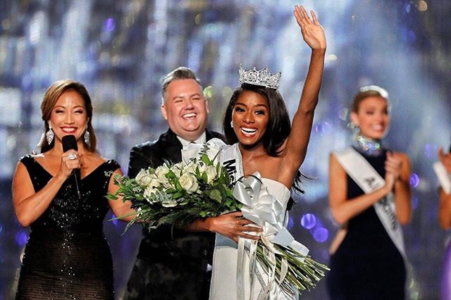 Which Color Dress Wins the Most Pageants? - Pageant Planet
